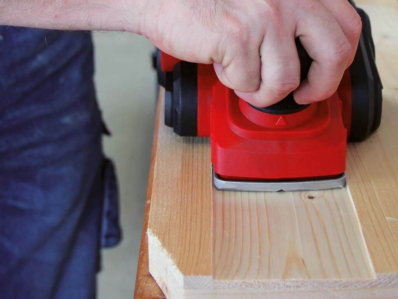 How to properly work with an electric planer | Einhell Blog
